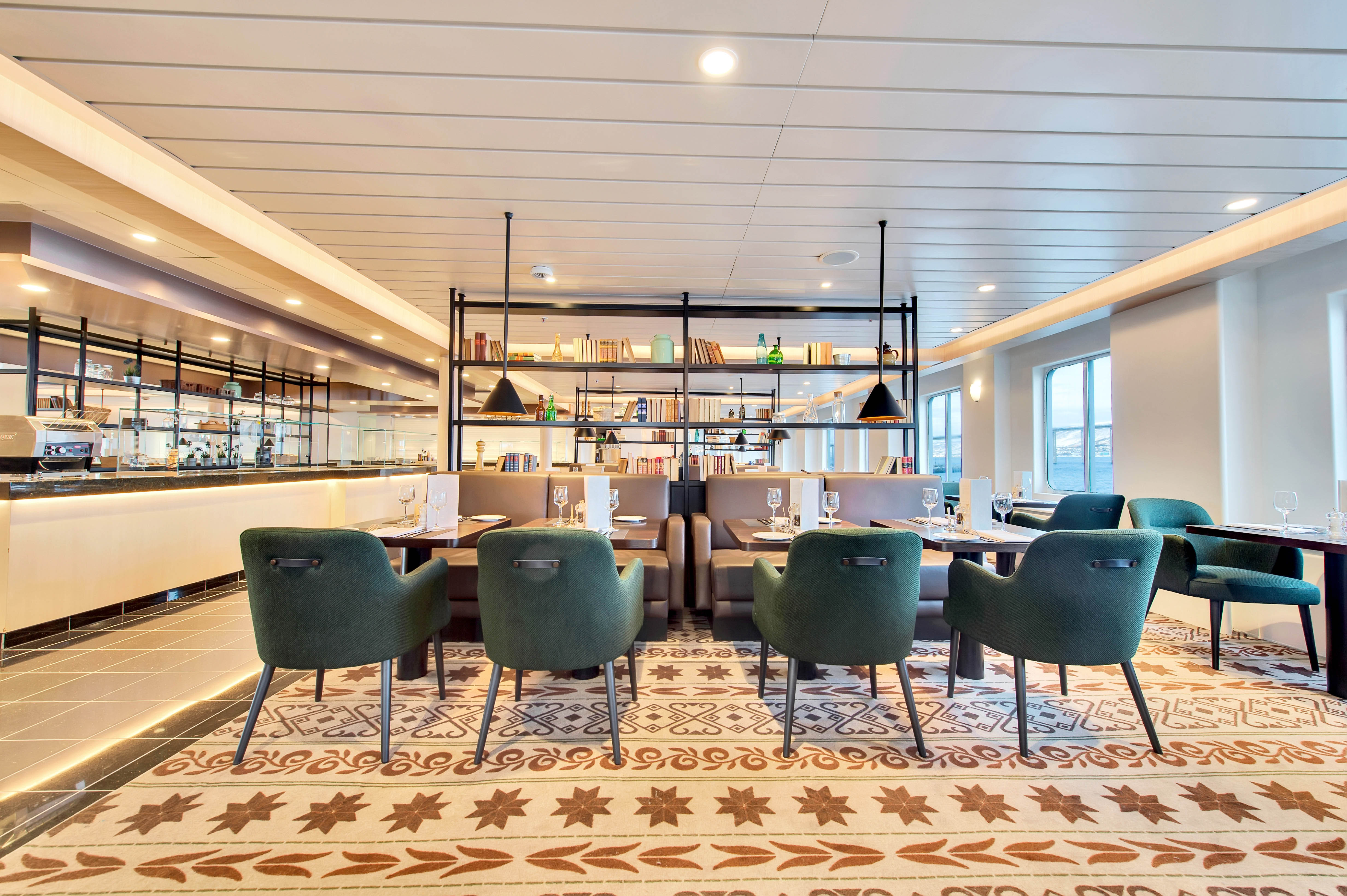 Follow the Northern Lights – Norway to Finland | 18 Mar 2027 | MS Kong ...