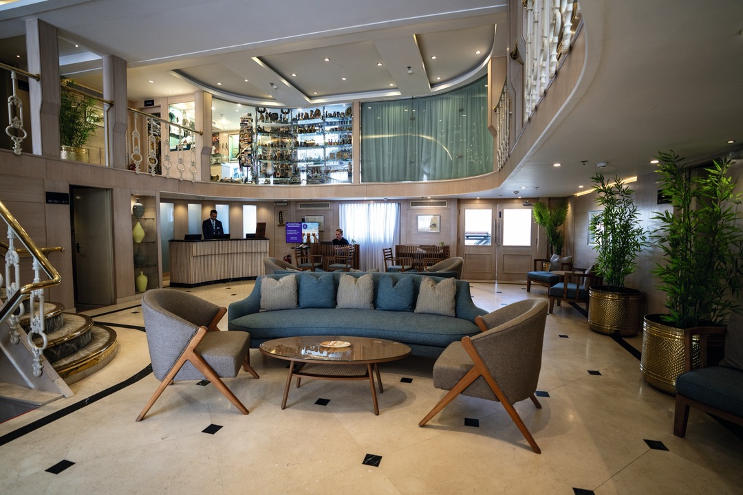 Cruise Ship
