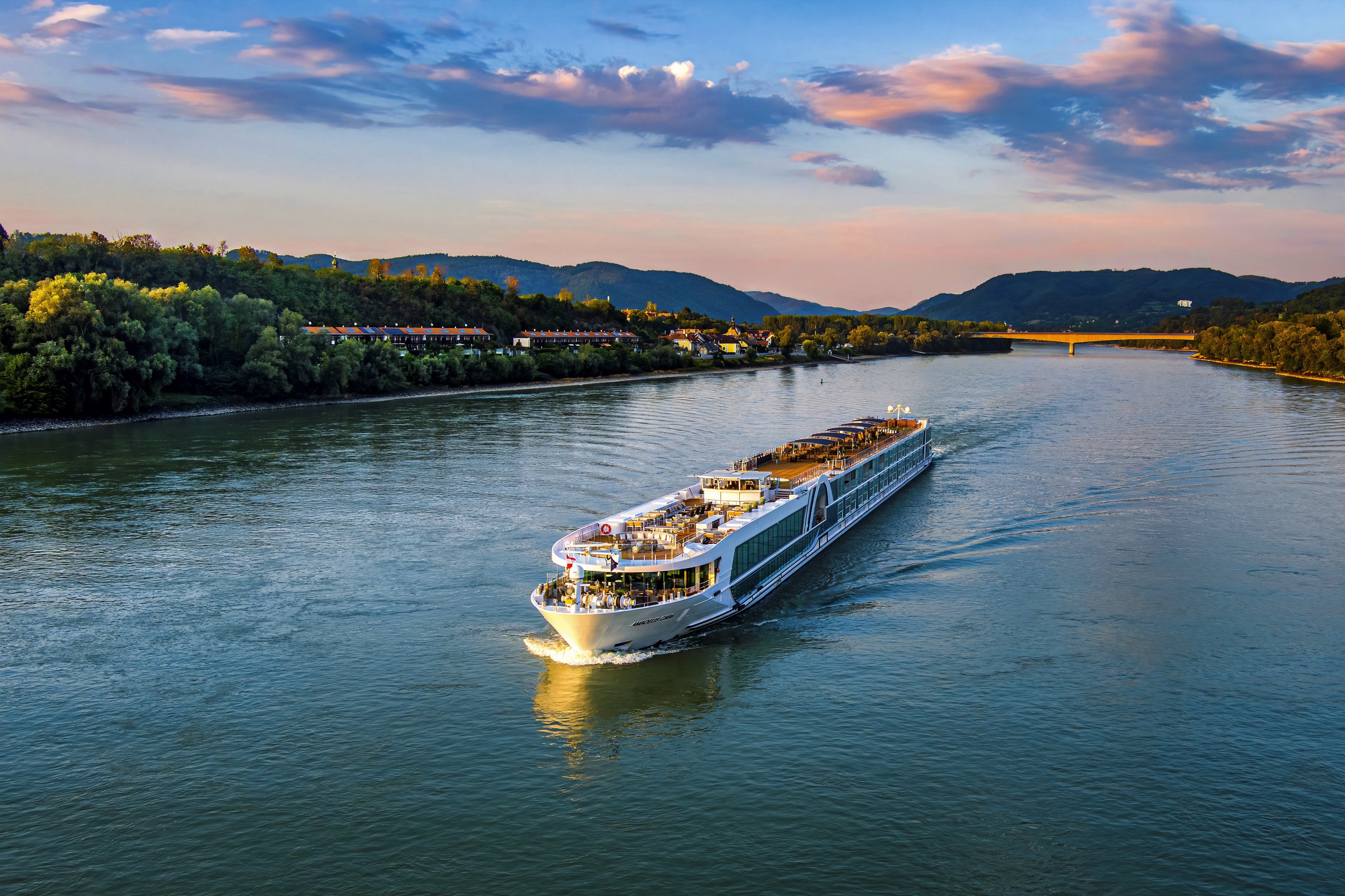 AMADEUS Cara - River Cruise Ship Details | AG Cruises & Tours