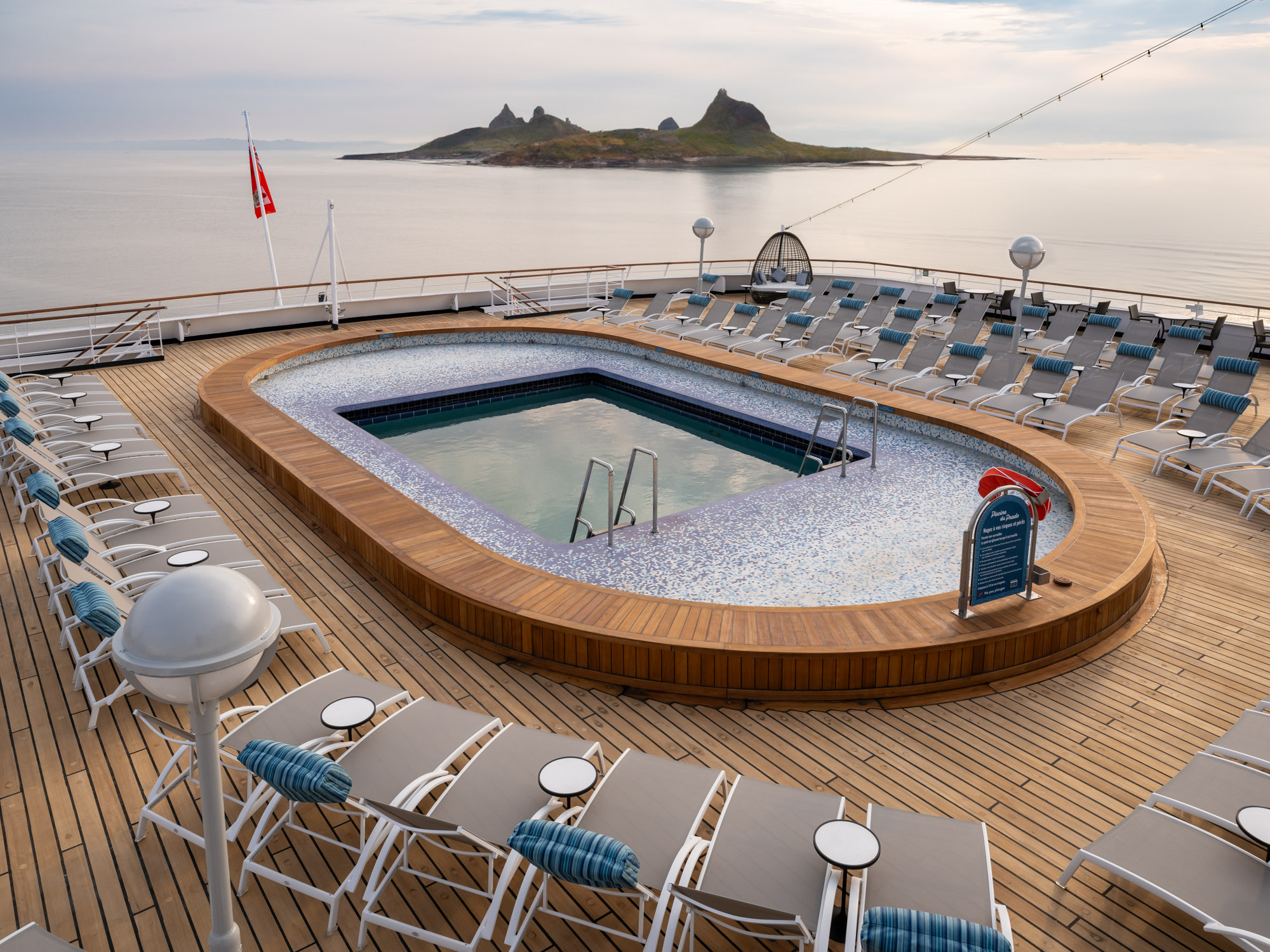 Renaissance Cruise Ship | Ambassador Reaissance | Cruise118.com